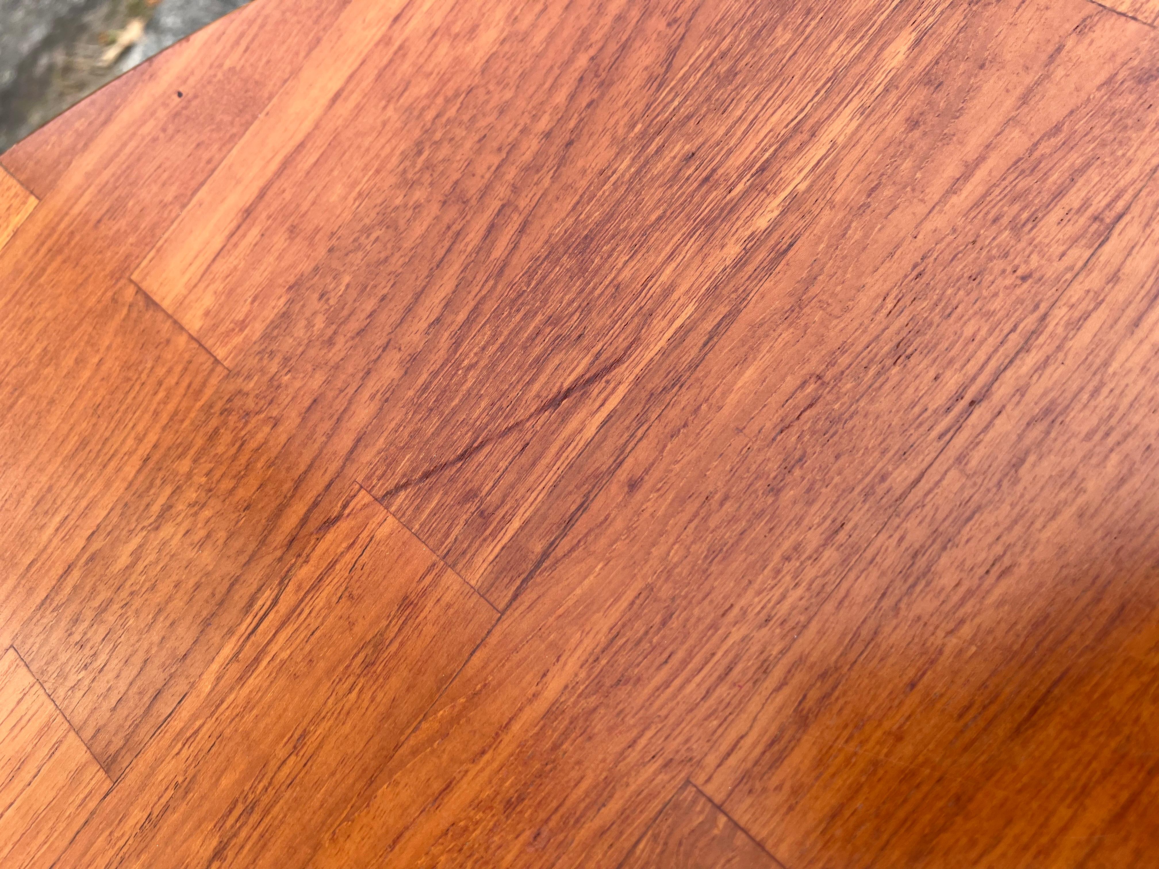 Vintage Danish Modern Teak Round Kitchen Table For Sale at 1stDibs