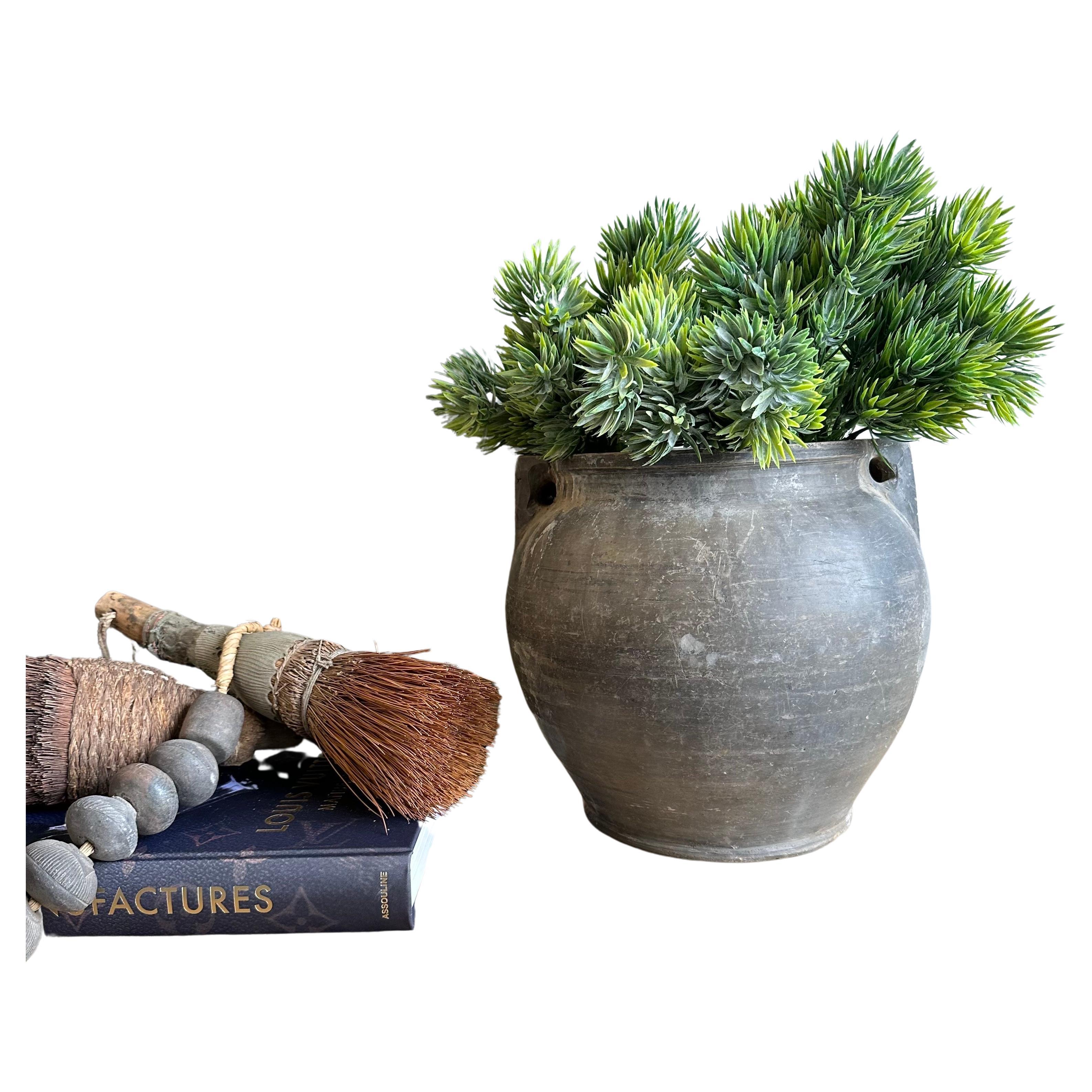 Vintage Matte Oil Pottery Decorative Pot at 1stDibs