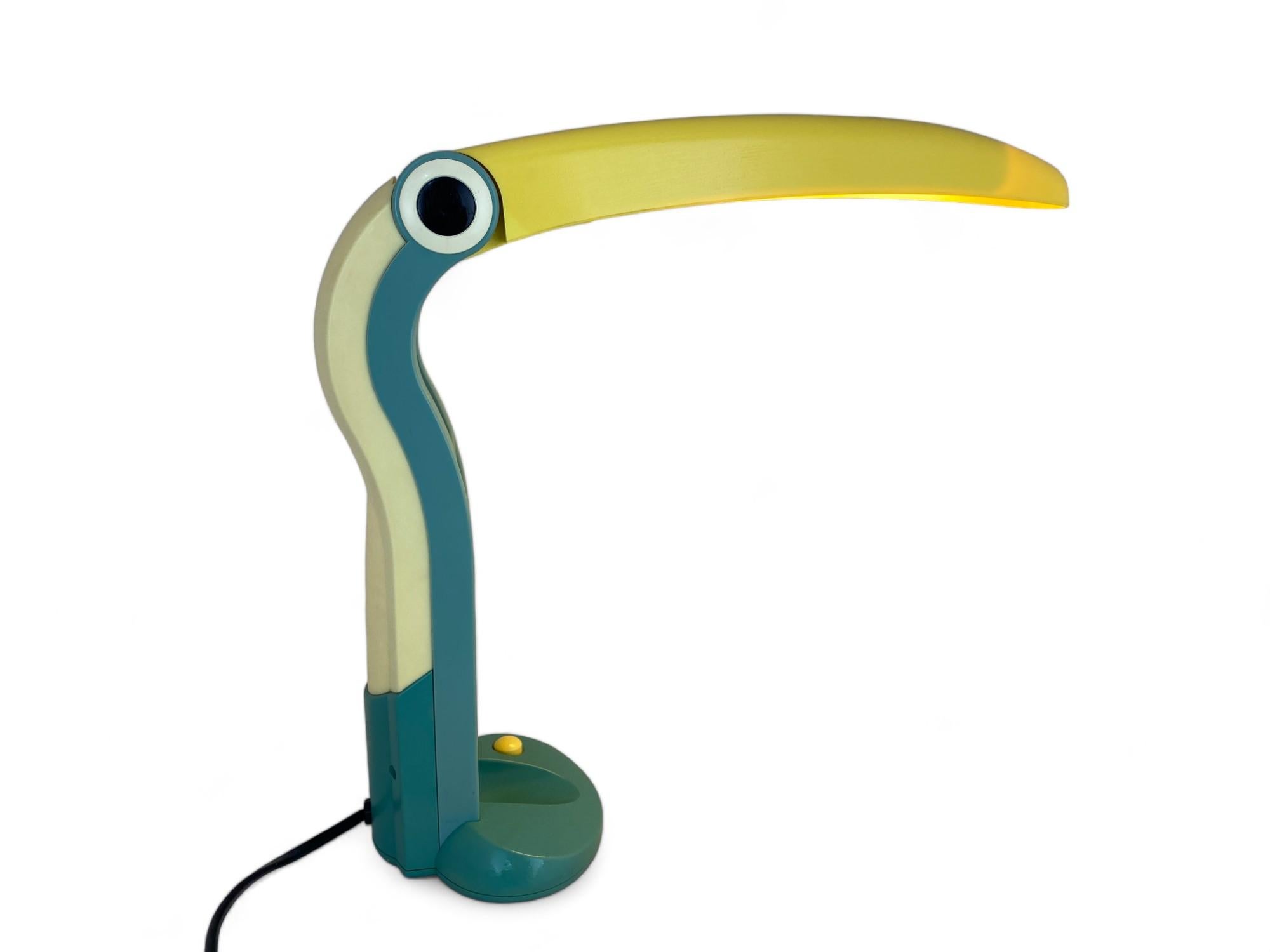 Vintage Design Classic Toucan Desk Lamp By H.T.Huang For Sale at 1stDibs