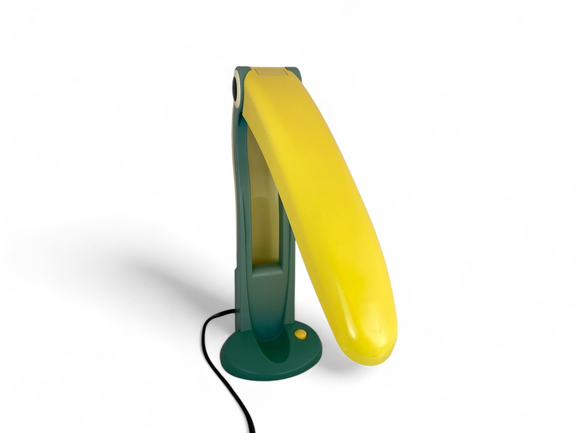 Vintage Design Classic Toucan Desk Lamp By H.T.Huang For Sale at 1stDibs
