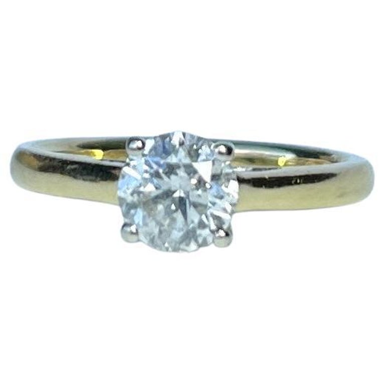Vintage Diamond and 18 Carat Gold Solitaire Ring For Sale at 1stDibs