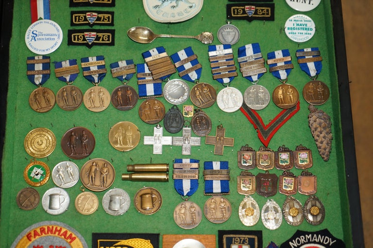 VINTAGE DISPLAY CASE FULL OF SHOOTiNG SNIPER MEDALS AND AWARDS MUST SEE ...