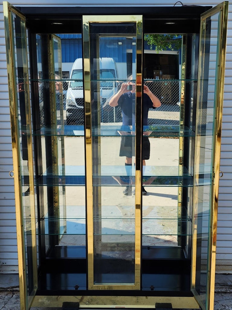 Vintage Display Case Vitrine by Henredon For Sale at 1stDibs