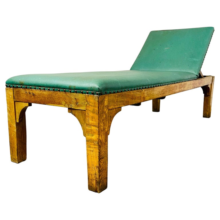 Vintage Dr's / Medical Examination Bench mit verstellbarer Kopfstütze ...
