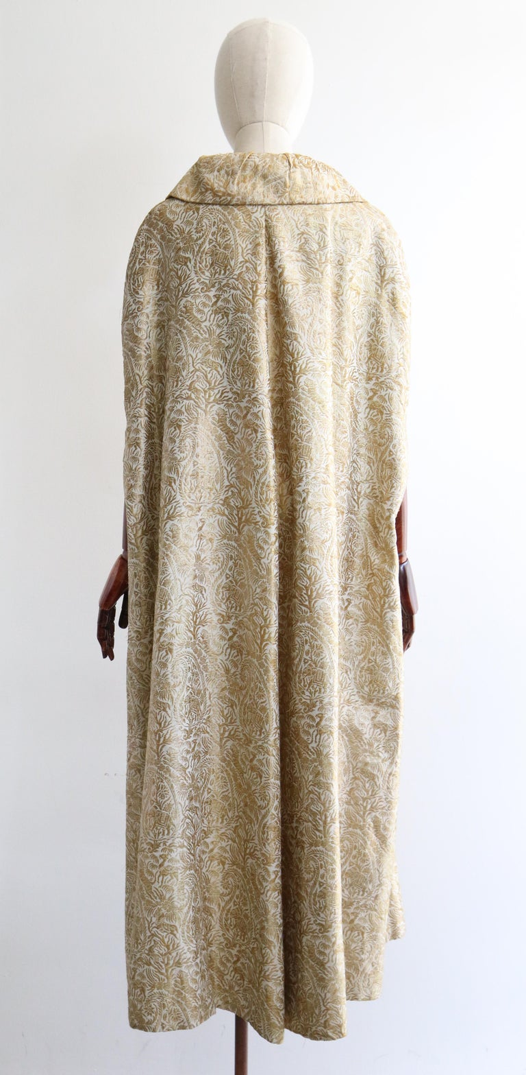 Vintage Early 1930's Silk Gold Lamé Cape For Sale at 1stDibs