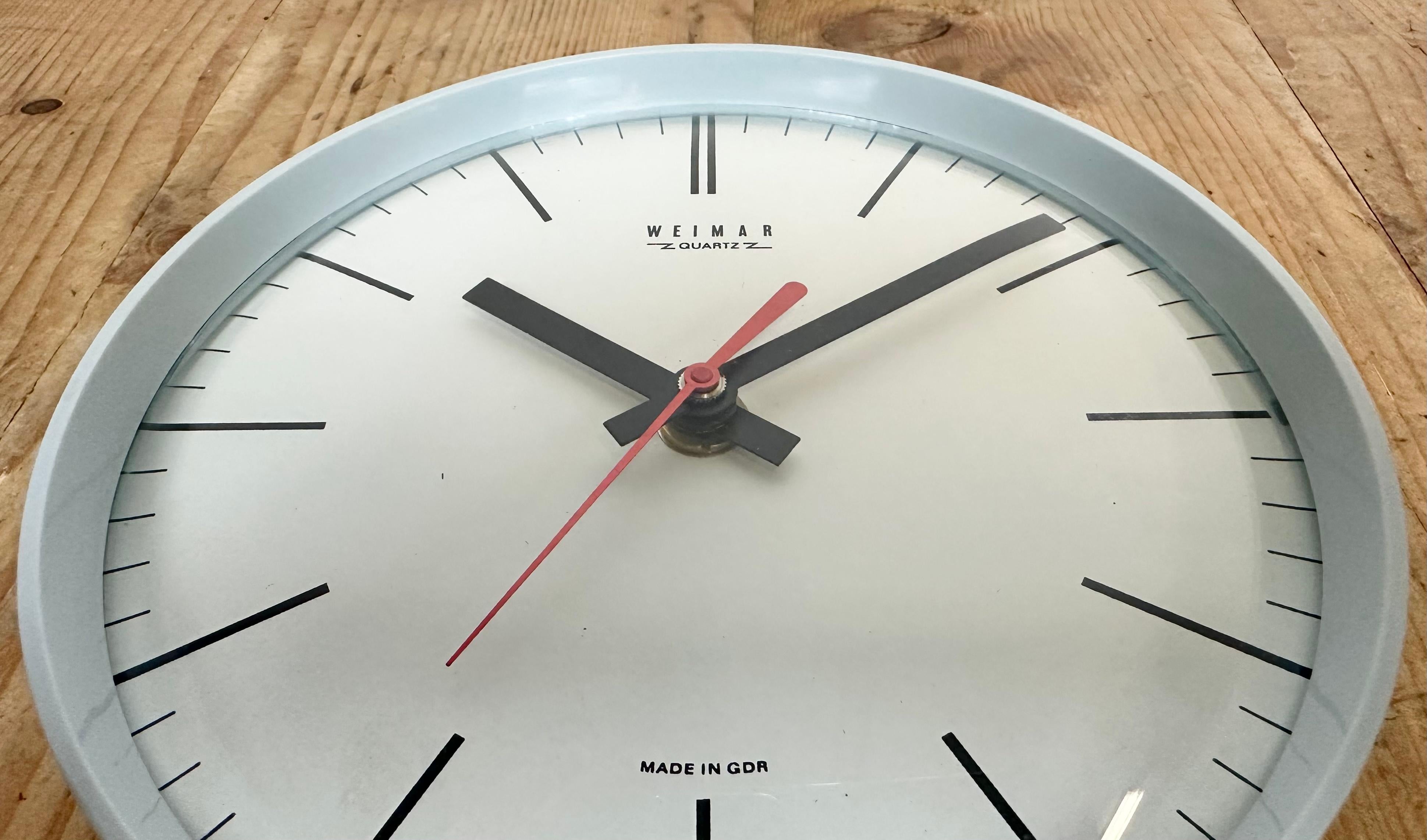 Vintage Grey East German Bakelite Wall Clock from Weimar, 1970s For ...