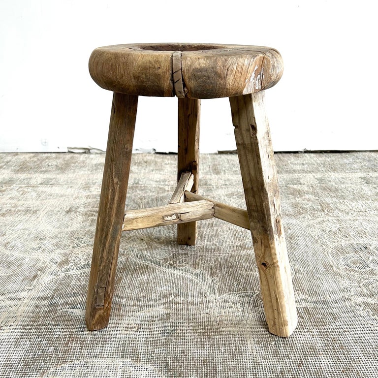 Vintage Elm Wood Round Stool For Sale at 1stDibs