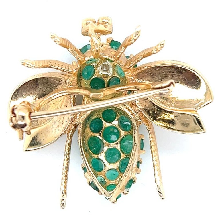 Vintage Emerald Diamond 14 Karat Yellow Gold Bee Brooch For Sale at 1stDibs