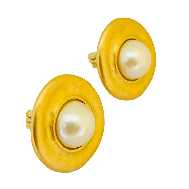 Vintage ERWIN PEARL matte gold pearl designer runway clip on earrings ...