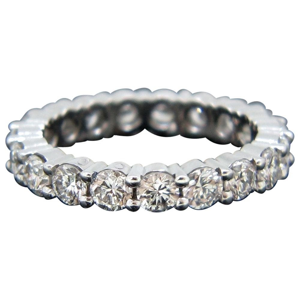 18 Karat White Gold 2.95 Carat Diamond Eternity of Love Ring For Sale at 1stDibs