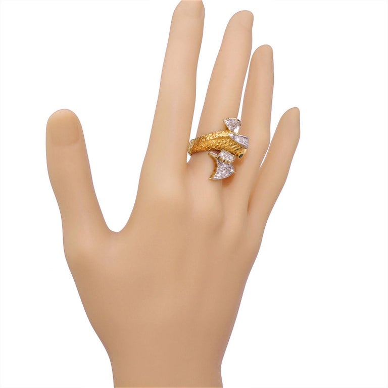 Vintage Exquisite 18 Karat Gold Diamond Emerald Koi Carp Fish Wrap Ring ...