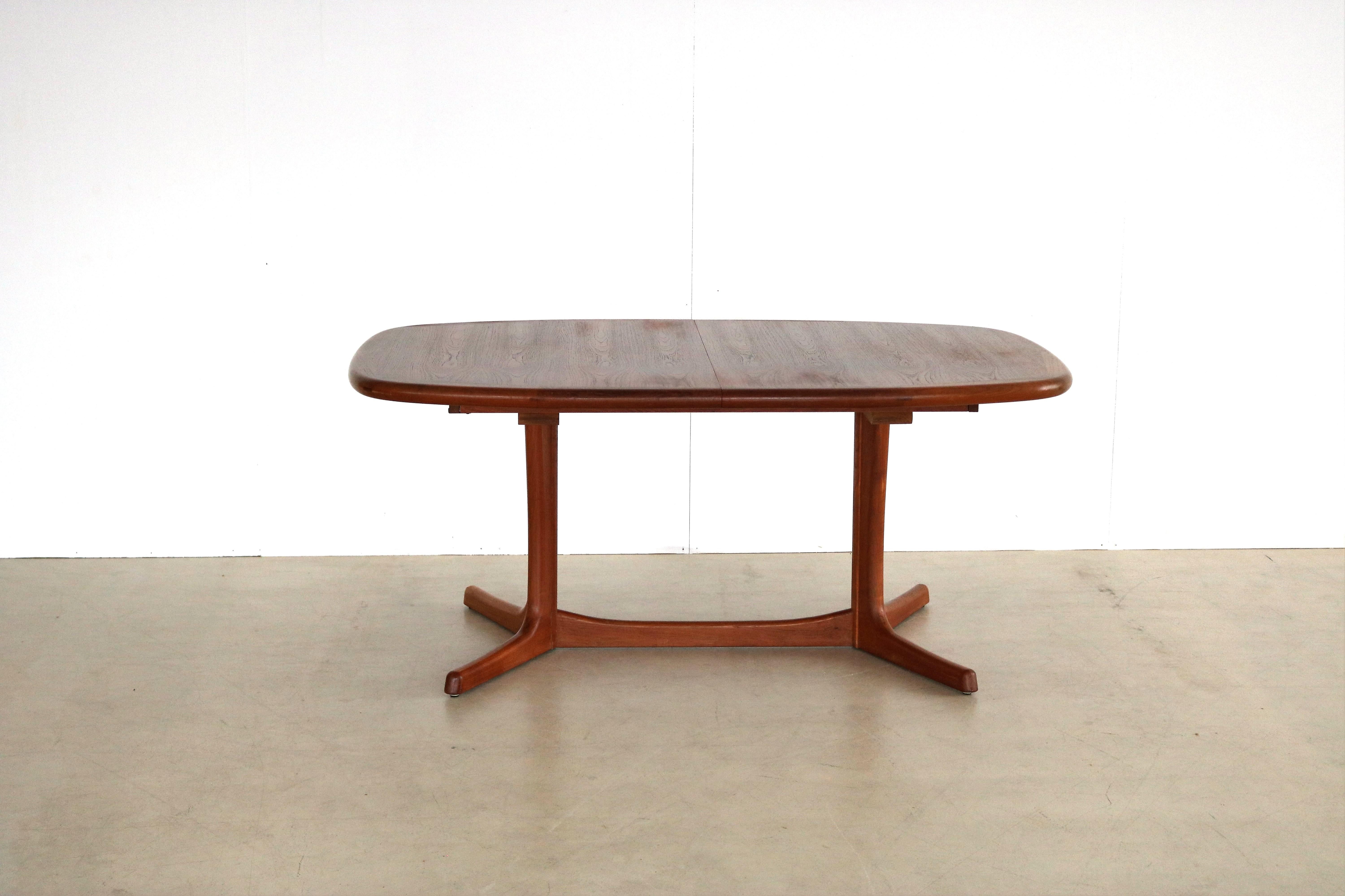 Vintage Extandable Dining Table by Dyrlund at 1stDibs