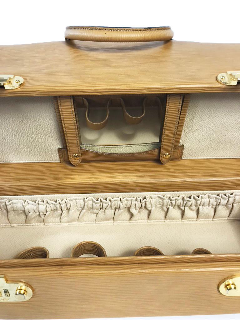 Vintage Fendi Leather Vanity Bag at 1stDibs | fendi vanity bag, fendi ...