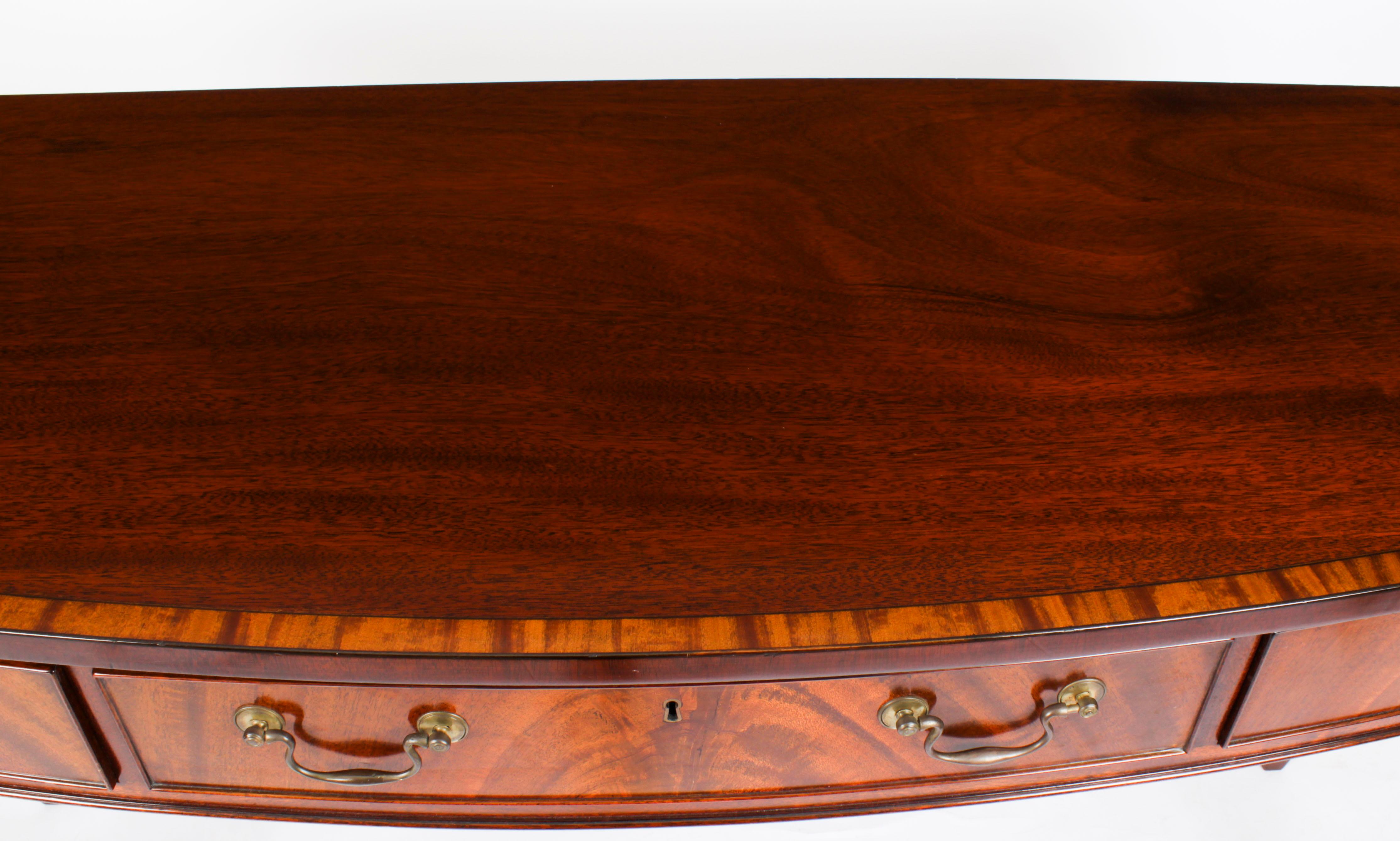 Vintage Flame Mahogany Console Serving Table William Tillman 20th C at ...