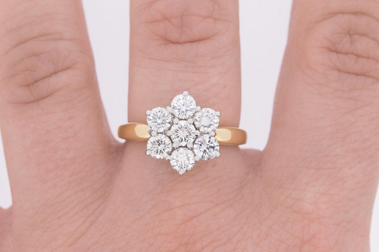 Vintage Flower Diamond Cluster Ring, circa 1970s For Sale at 1stDibs