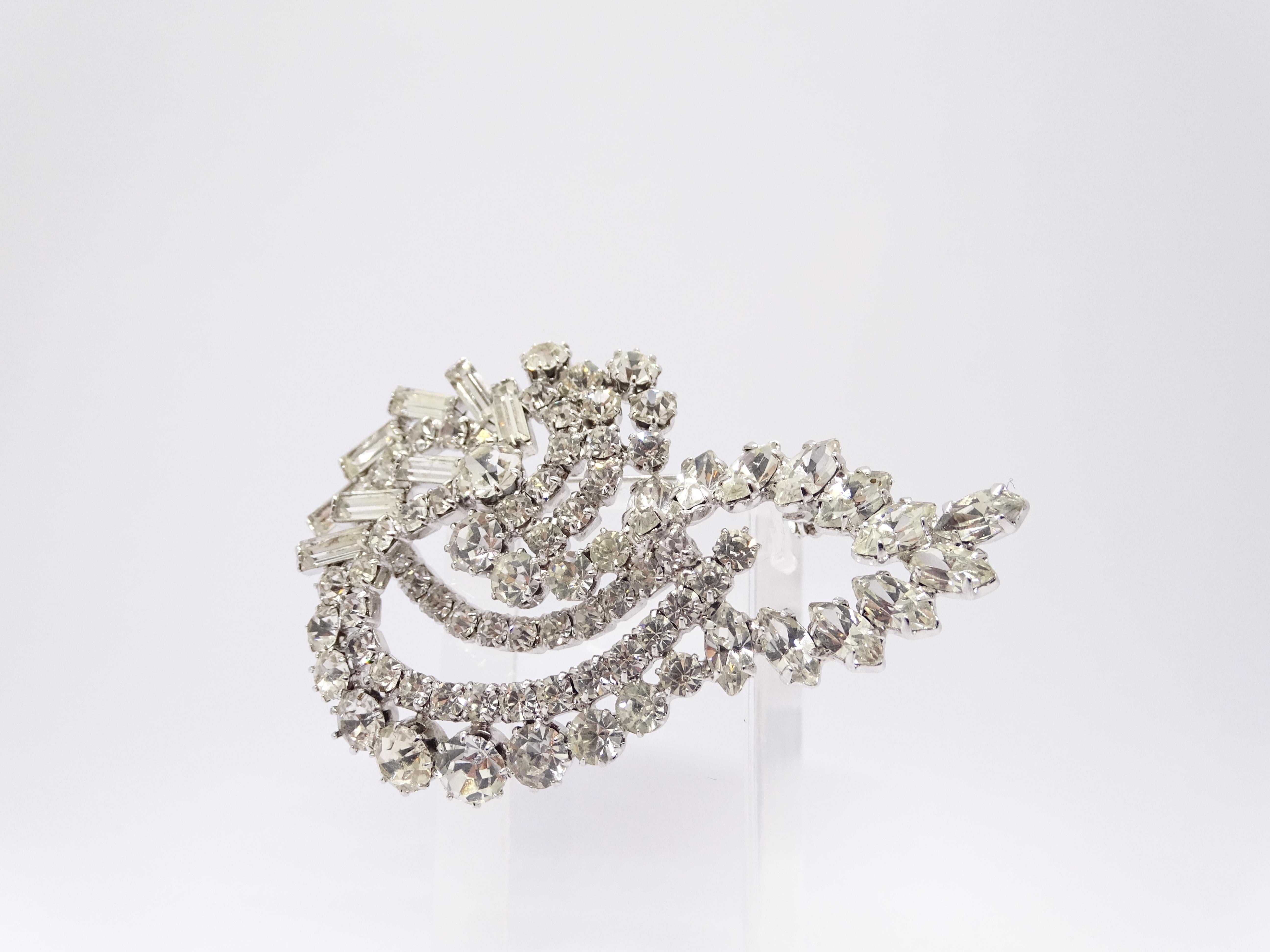 Vintage French brooch in silver metal and zircons in different sizes at ...