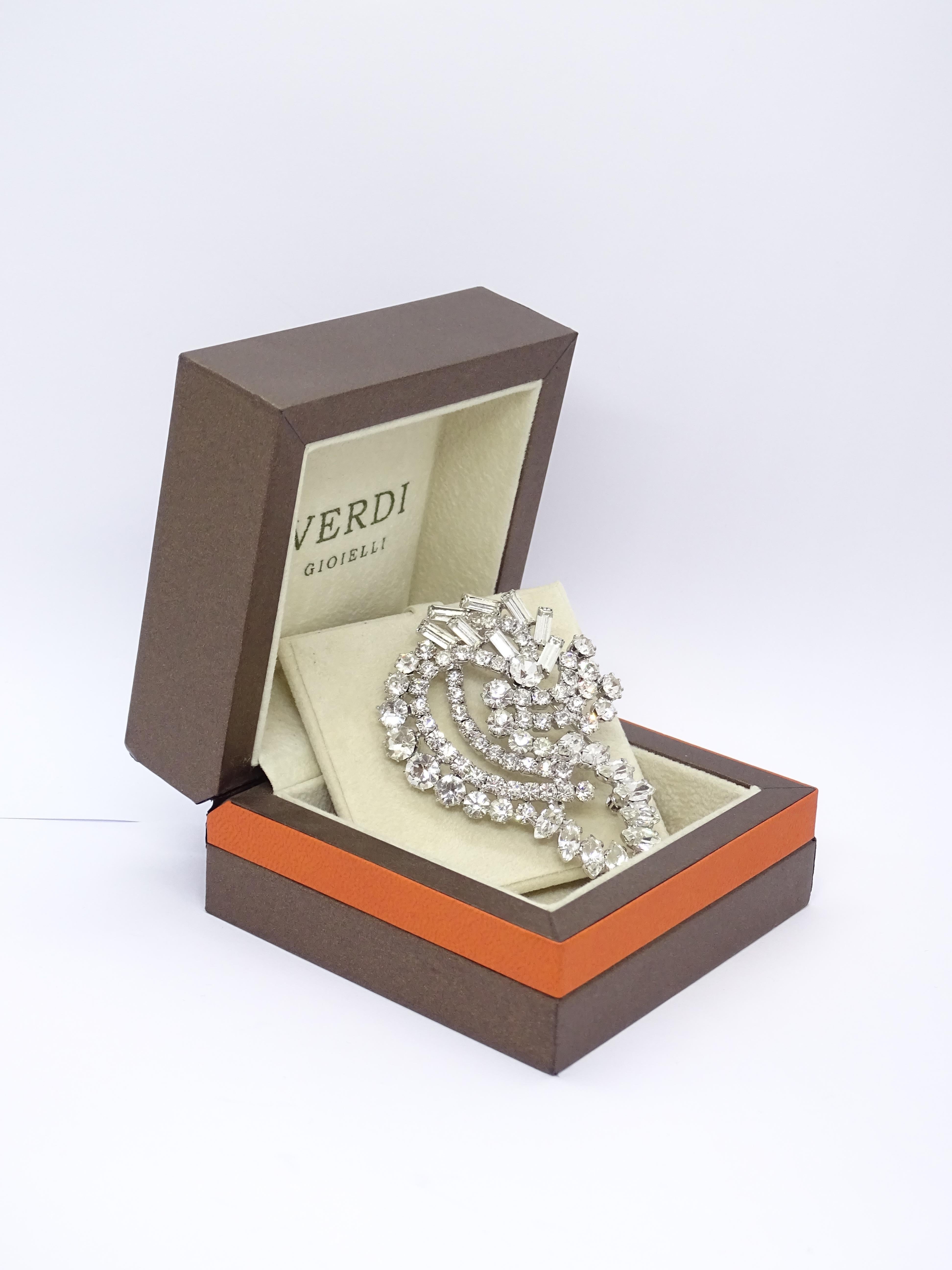 Vintage French brooch in silver metal and zircons in different sizes at ...