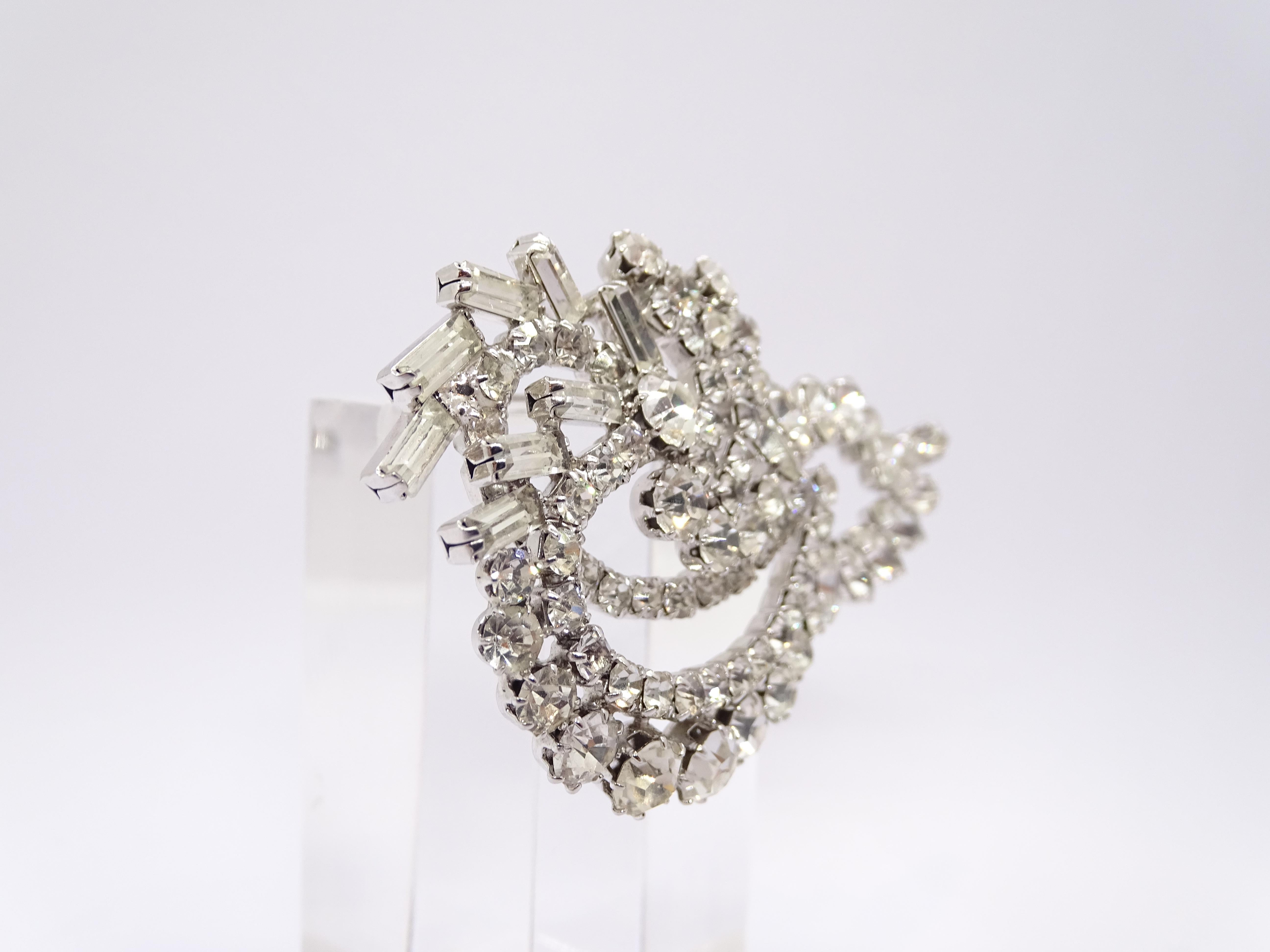 Vintage French brooch in silver metal and zircons in different sizes at ...