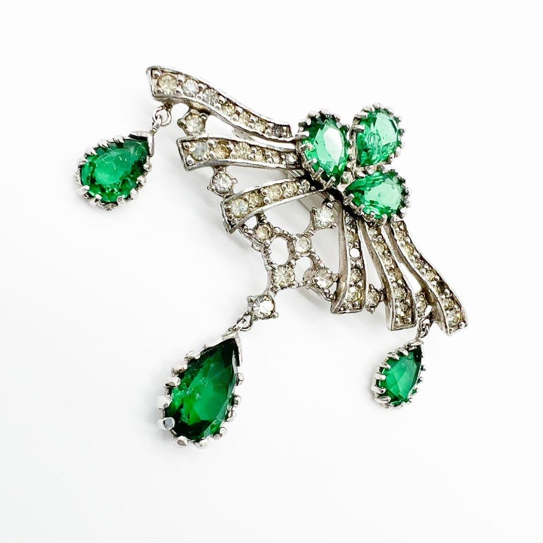 Vintage French Emerald Paste Droplet Brooch 1940s For Sale at 1stDibs