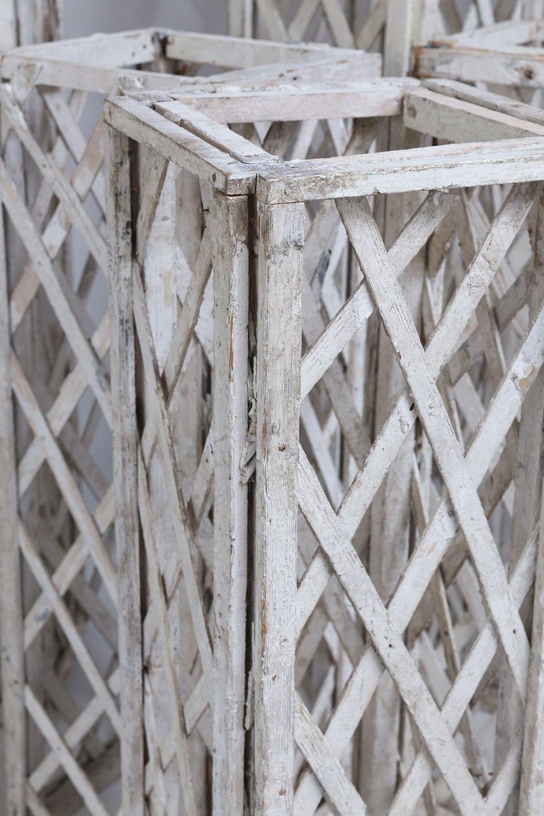 Vintage French White Painted Trellis For Sale at 1stDibs