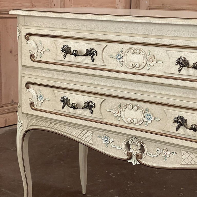 Vintage French Provincial Painted Commode For Sale at 1stDibs