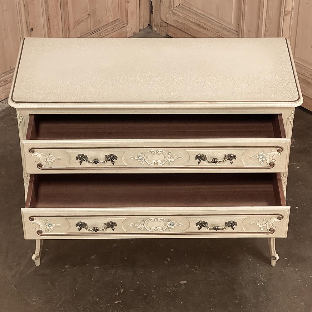 Vintage French Provincial Painted Commode For Sale at 1stDibs