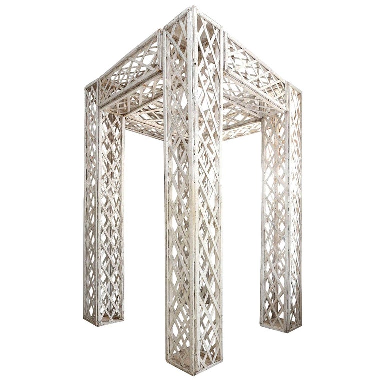 Vintage French White Painted Trellis For Sale at 1stDibs