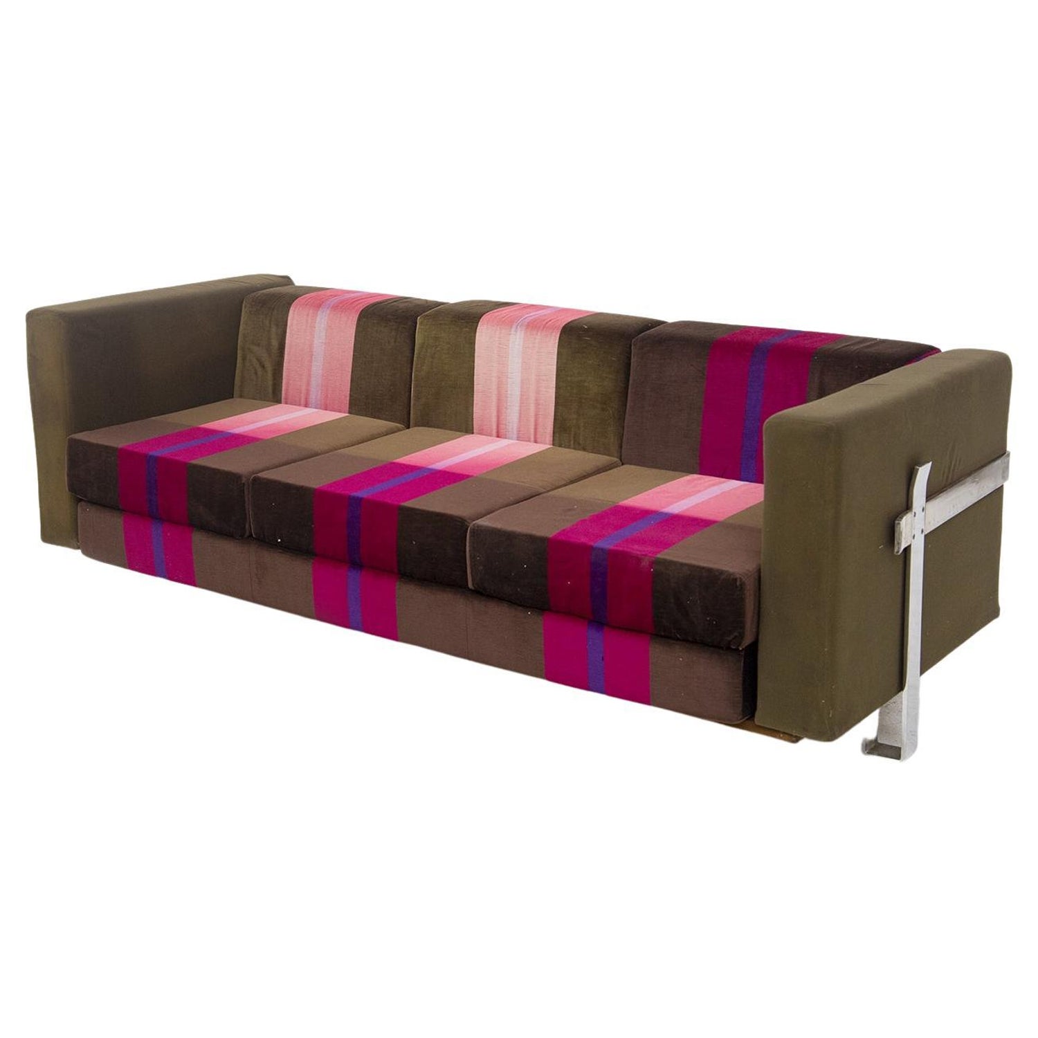 Fuchsia Tufted Sofa | Baci Living Room