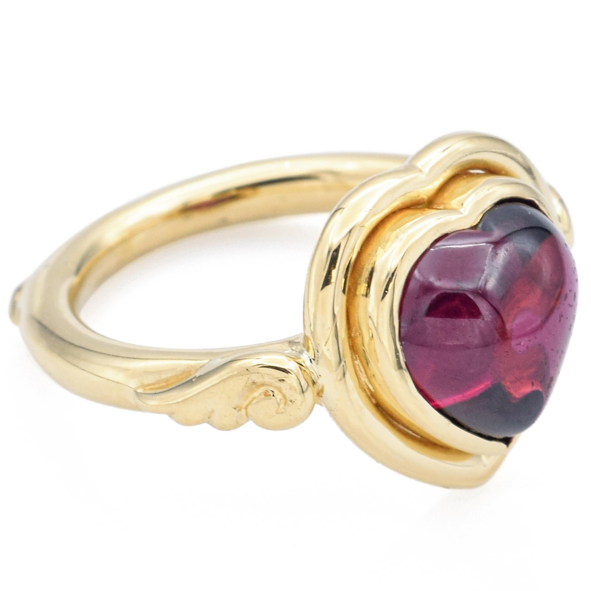 Vintage Garnet Yellow Gold Heart Band Ring Size 6.25 For Sale at 1stDibs