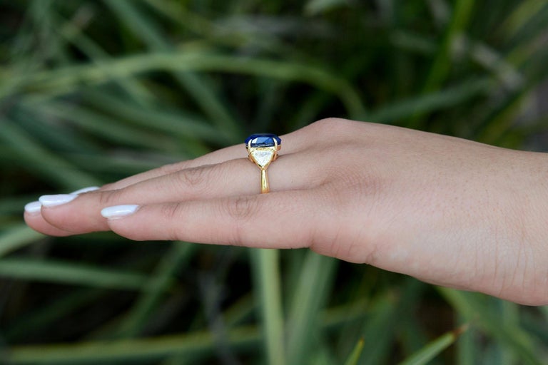 Vintage GIA Certified 6 Carat Ceylon Sapphire Engagement Ring For Sale at 1stDibs