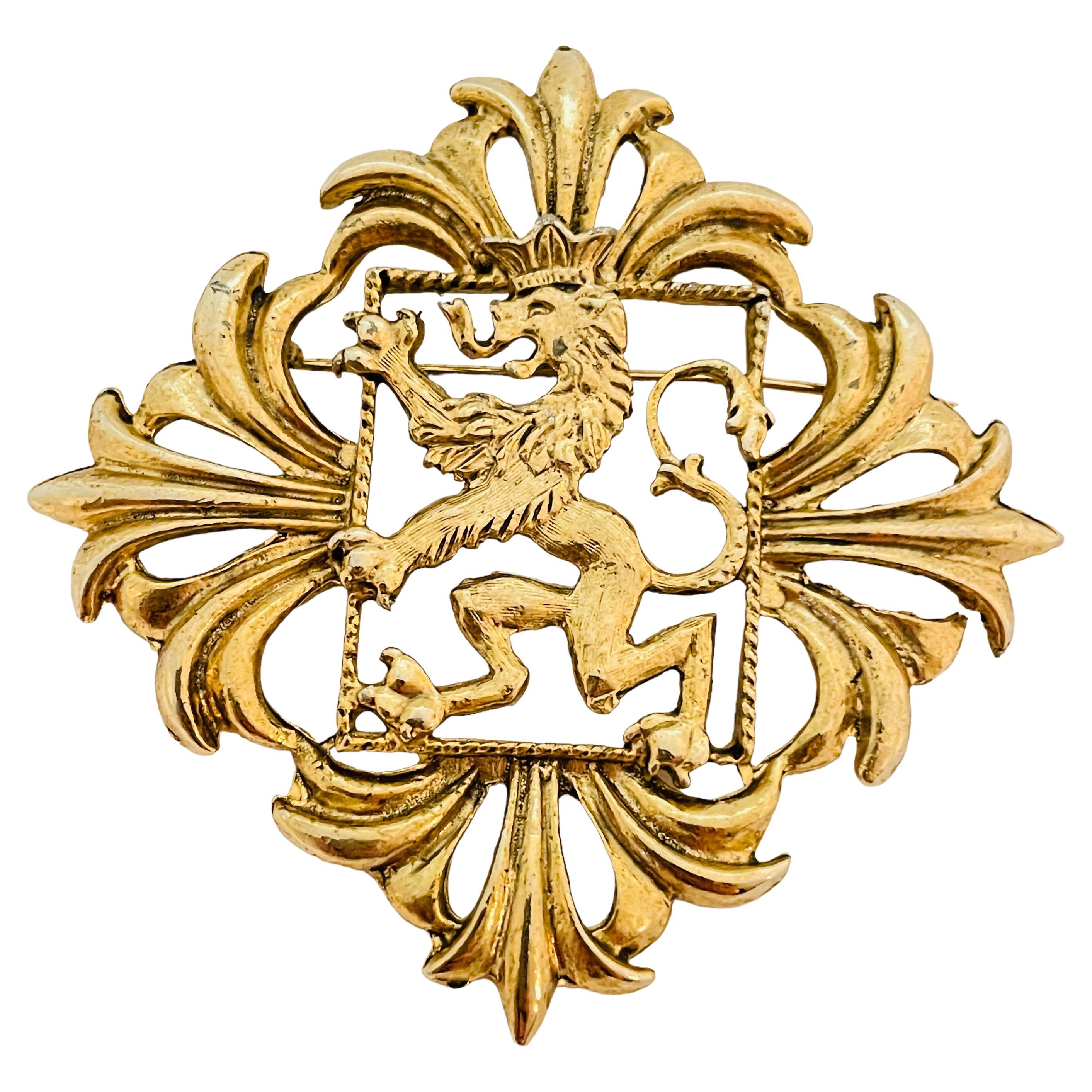 Vintage gold lion crown huge designer brooch For Sale at 1stDibs
