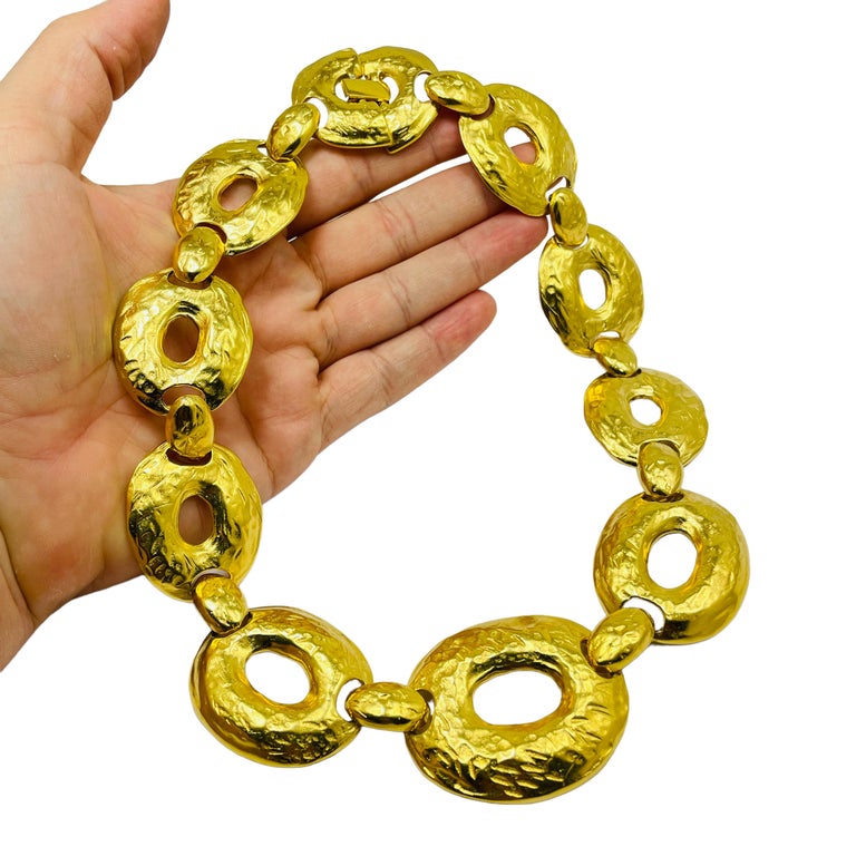 Vintage gold massive textured designer runway necklace For Sale at 1stDibs