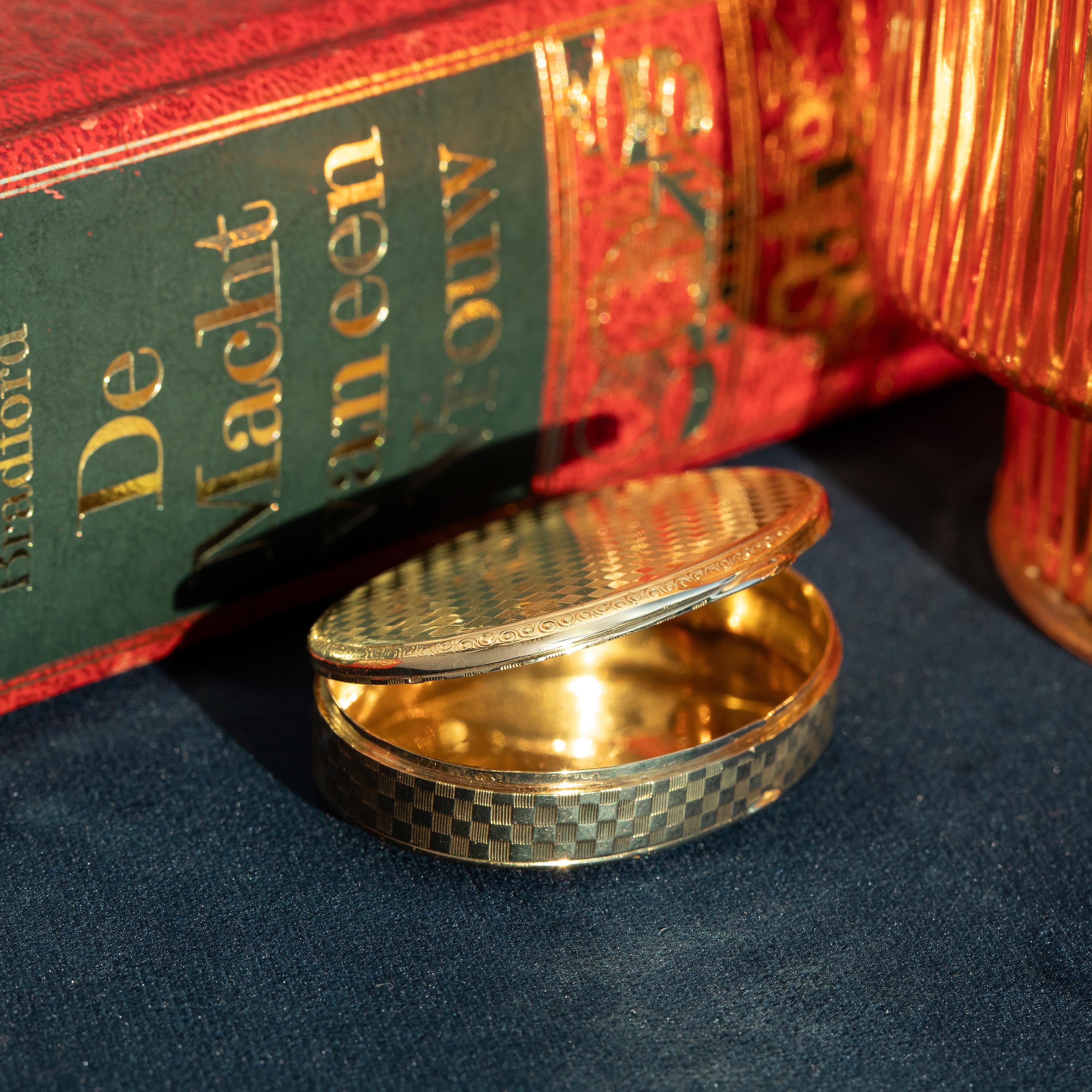 Vintage Golden Engraved Pill Box, Solid Gold Patterned Vanity Travel ...
