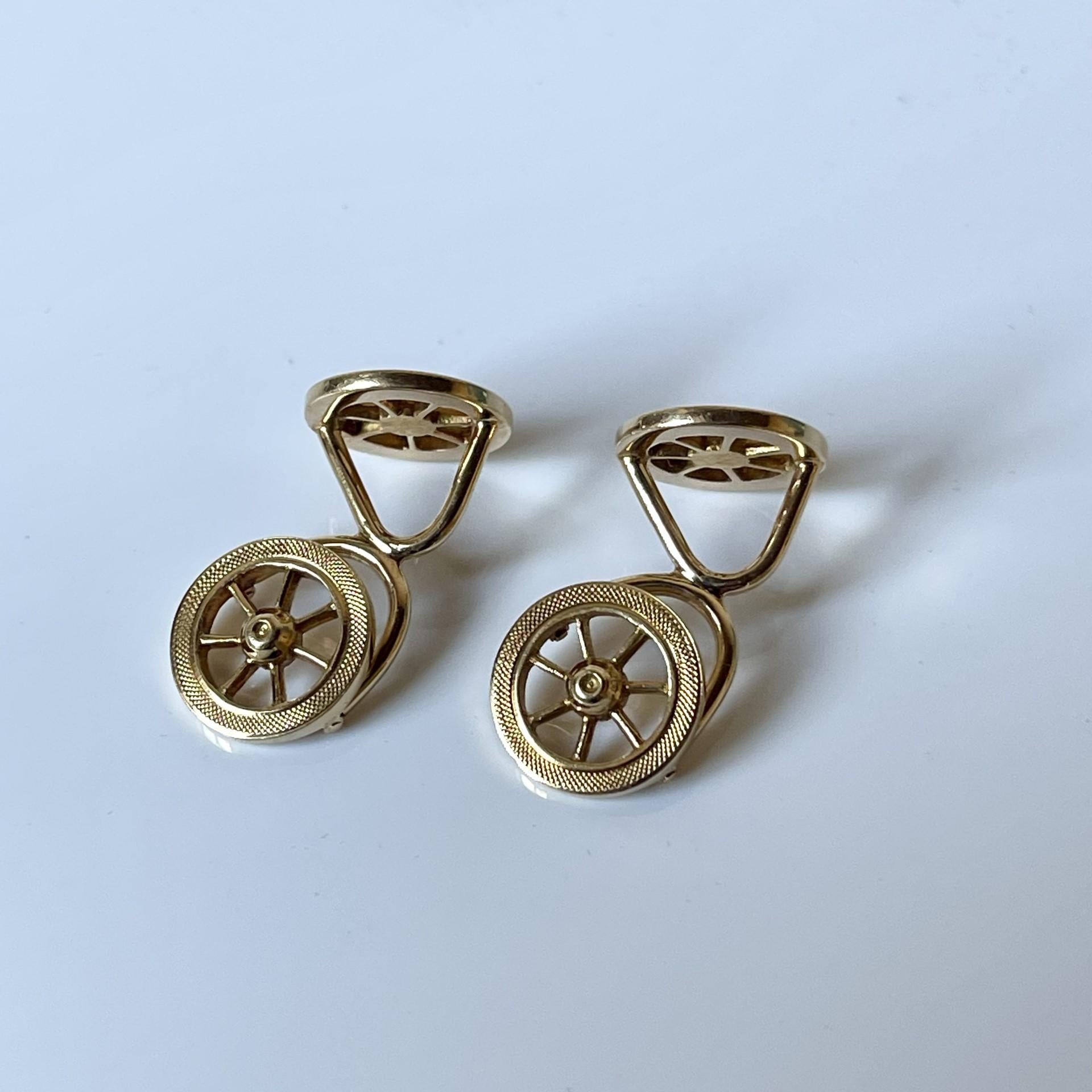Vintage Gucci Car Wheel 18K Gold Cufflinks For Sale at 1stDibs