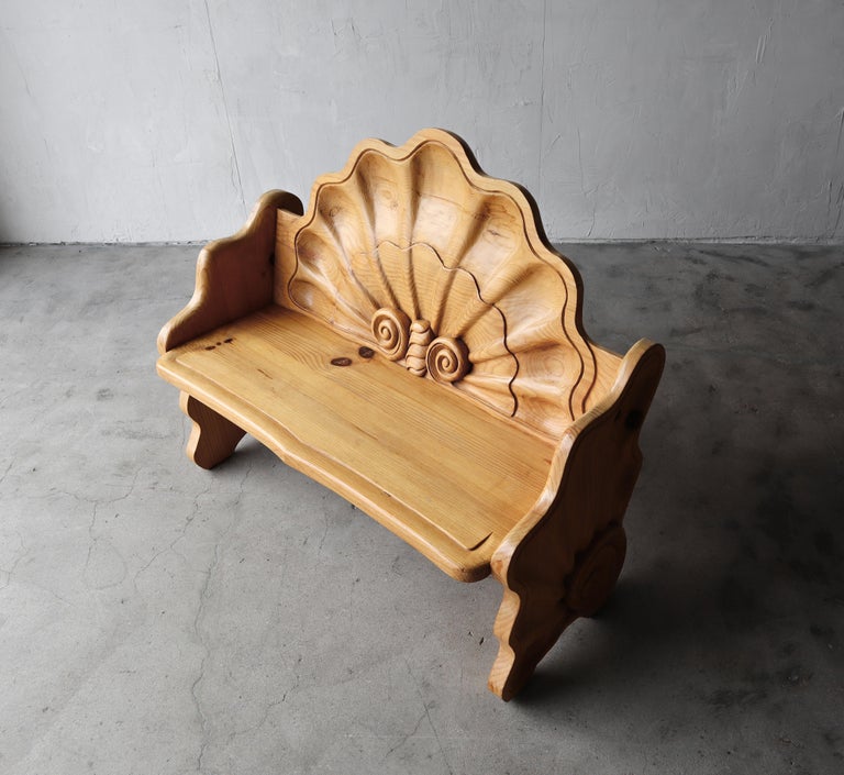 Vintage Hand Carved Wood Shell Motif Bench For Sale at 1stDibs