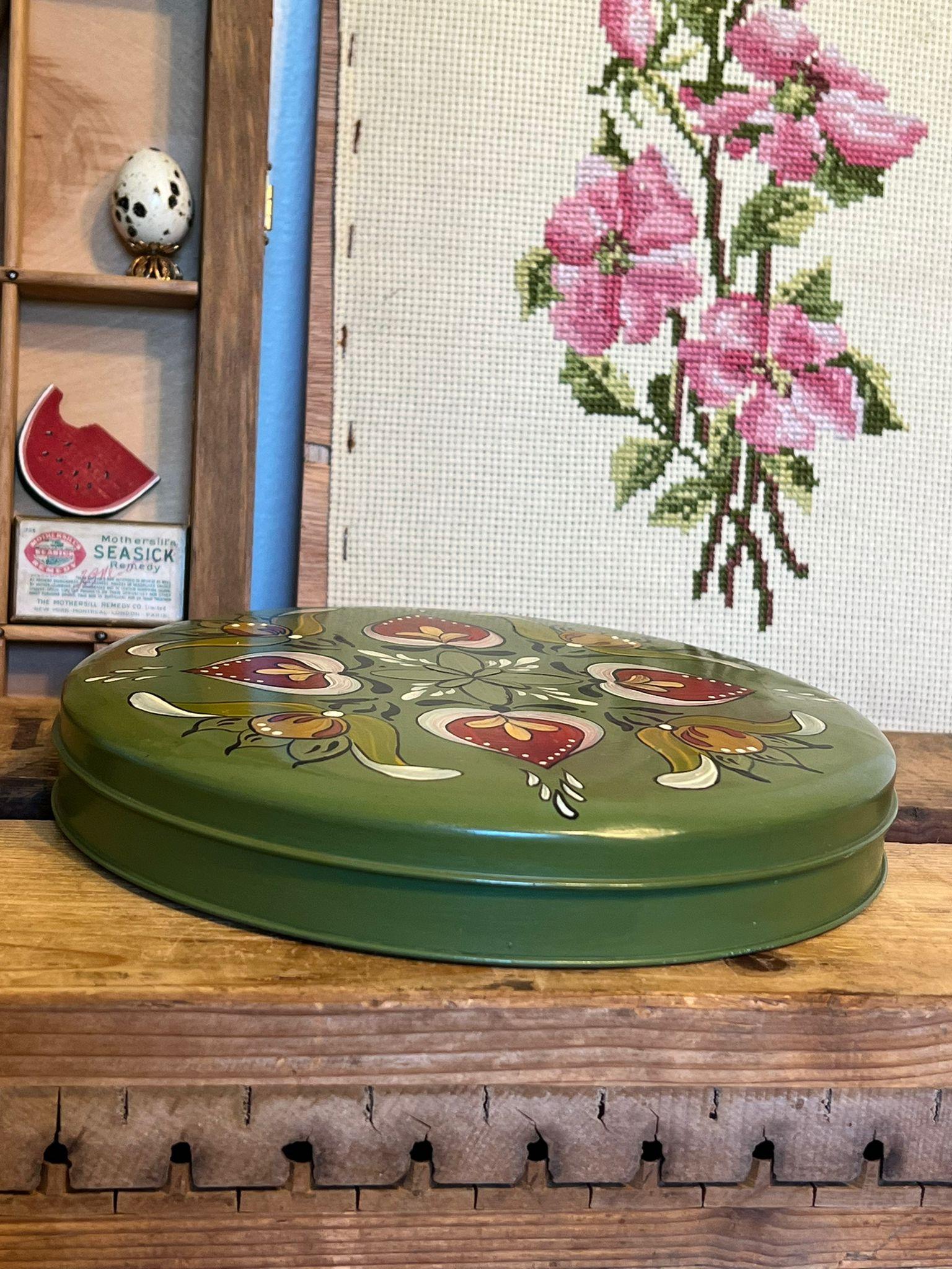 Vintage Hand Painted Tin With Floral Motif on Top. For Sale at 1stDibs