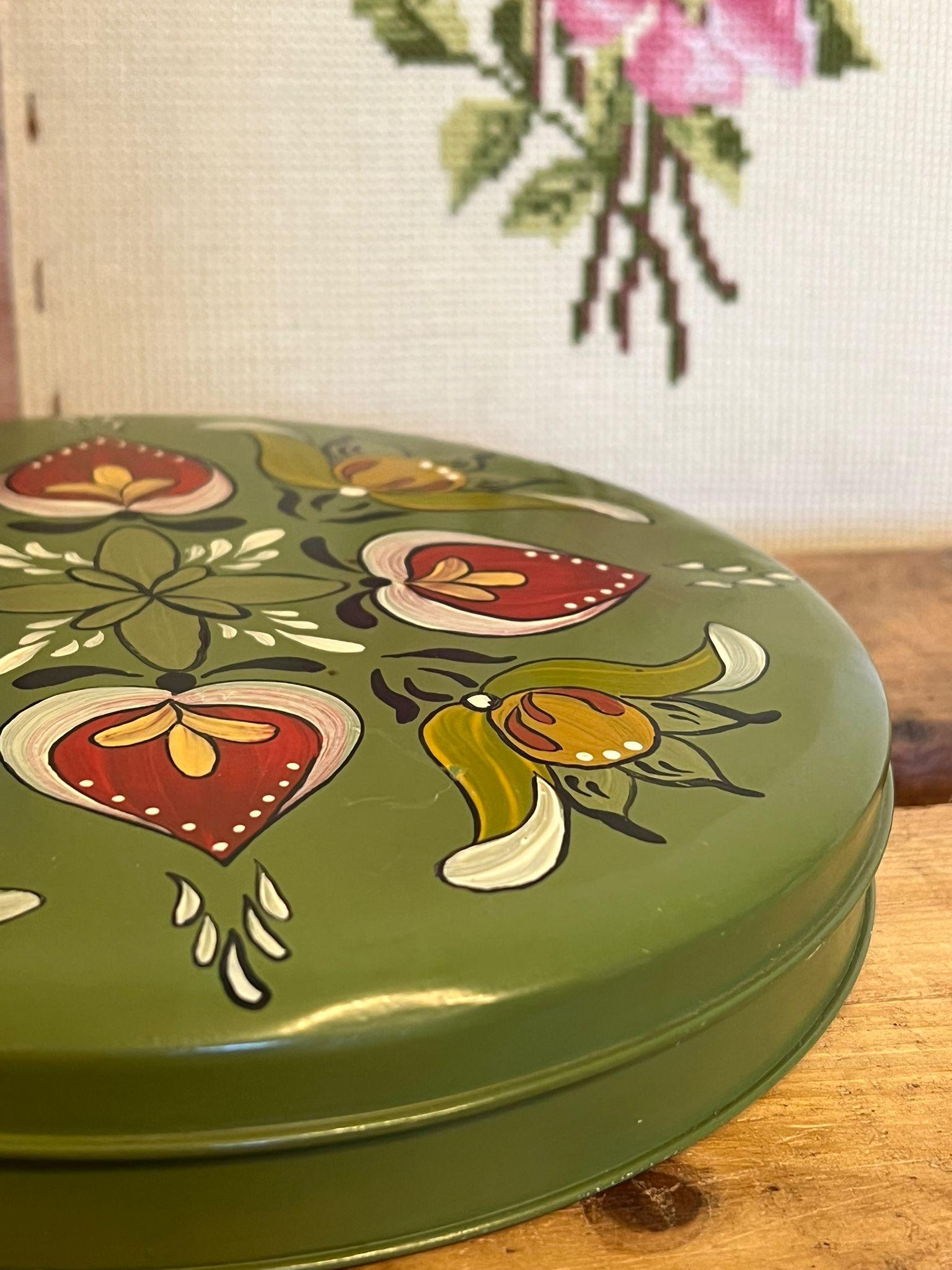 Vintage Hand Painted Tin With Floral Motif on Top. For Sale at 1stDibs