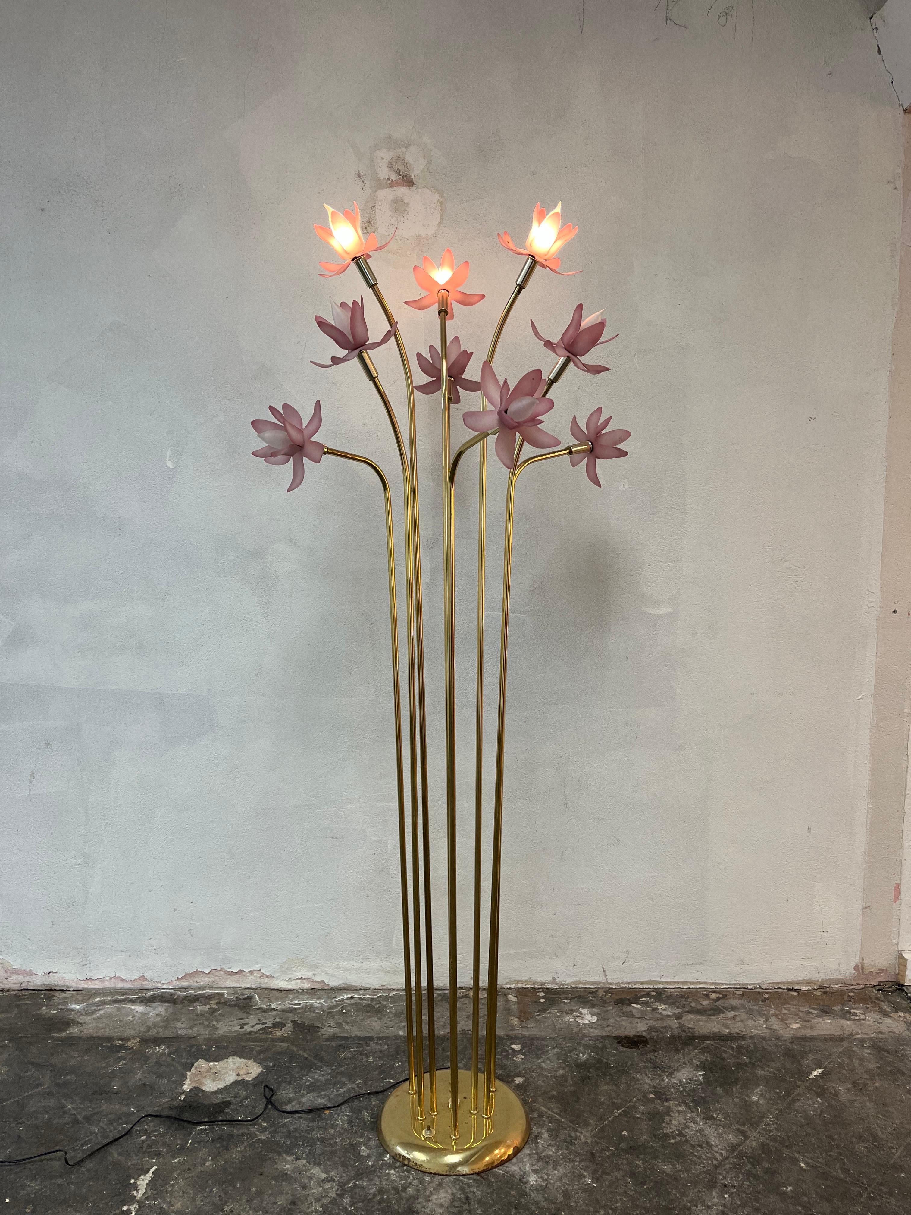 Vintage Harris Industries Acrylic Floral Floral Lamp Rougier style For ...