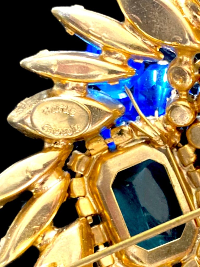 Vintage HATIE CARNEGIE brooch For Sale at 1stDibs