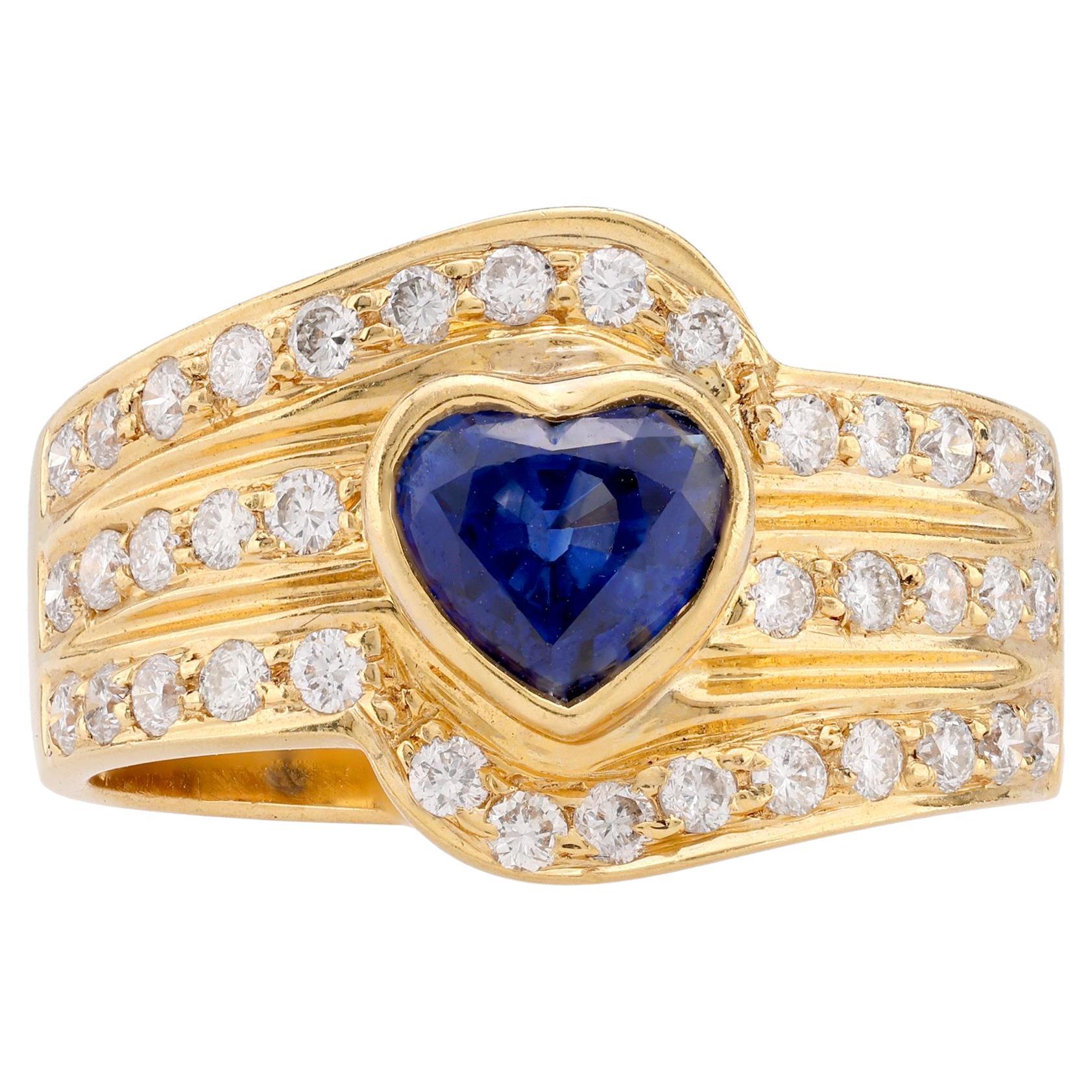 Vintage Heart Shape Sapphire Diamond 18K Yellow Gold Ring For Sale at ...