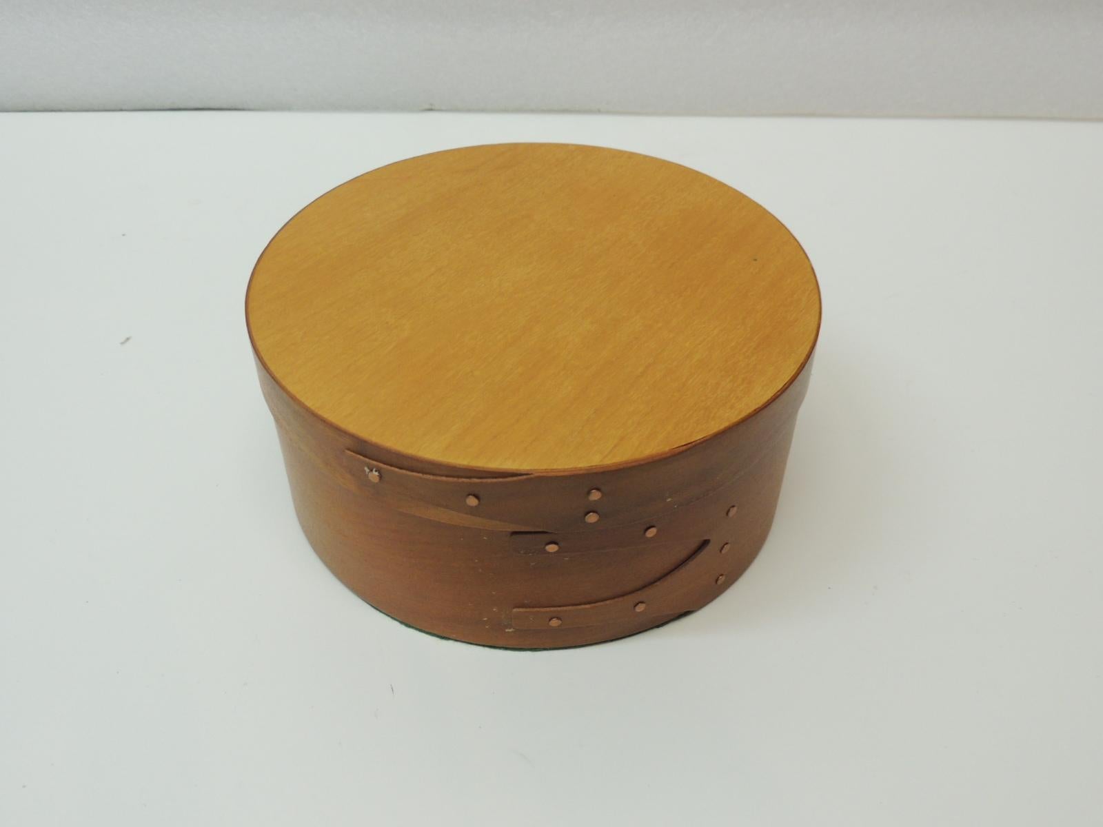Vintage Honey Color Shaker Round Box with Lid For Sale at 1stDibs ...