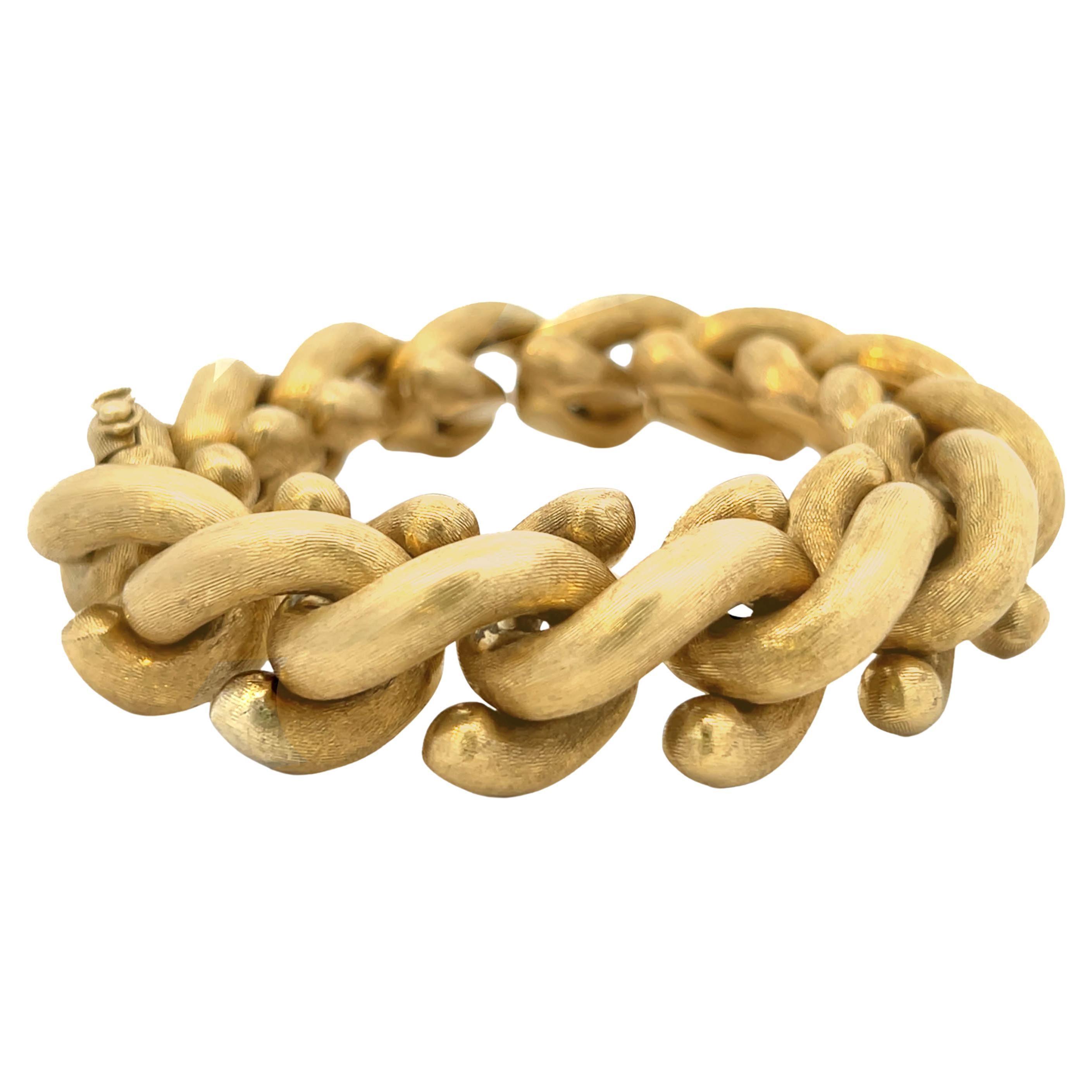 Vintage Hook Link Yellow Gold Bracelet For Sale at 1stDibs