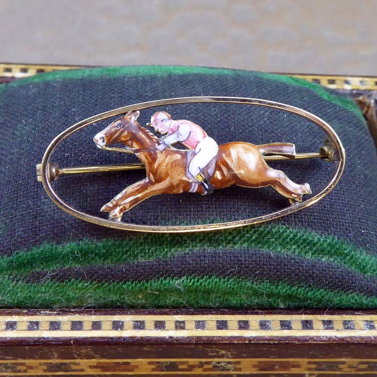 Vintage Horse Racing Brooch in 9ct Yellow Gold and Enamel, Circa 1940s ...