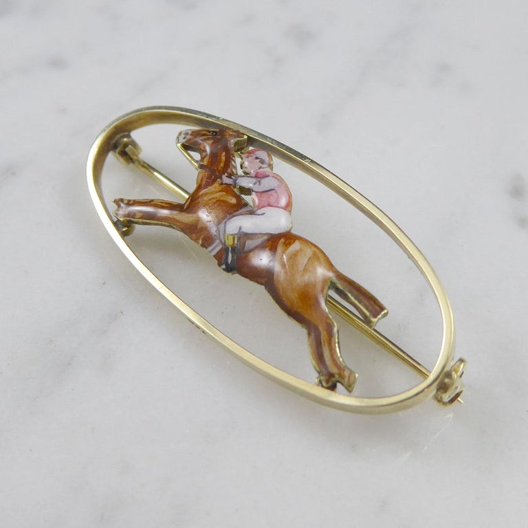 Vintage Horse Racing Brooch in 9ct Yellow Gold and Enamel, Circa 1940s ...