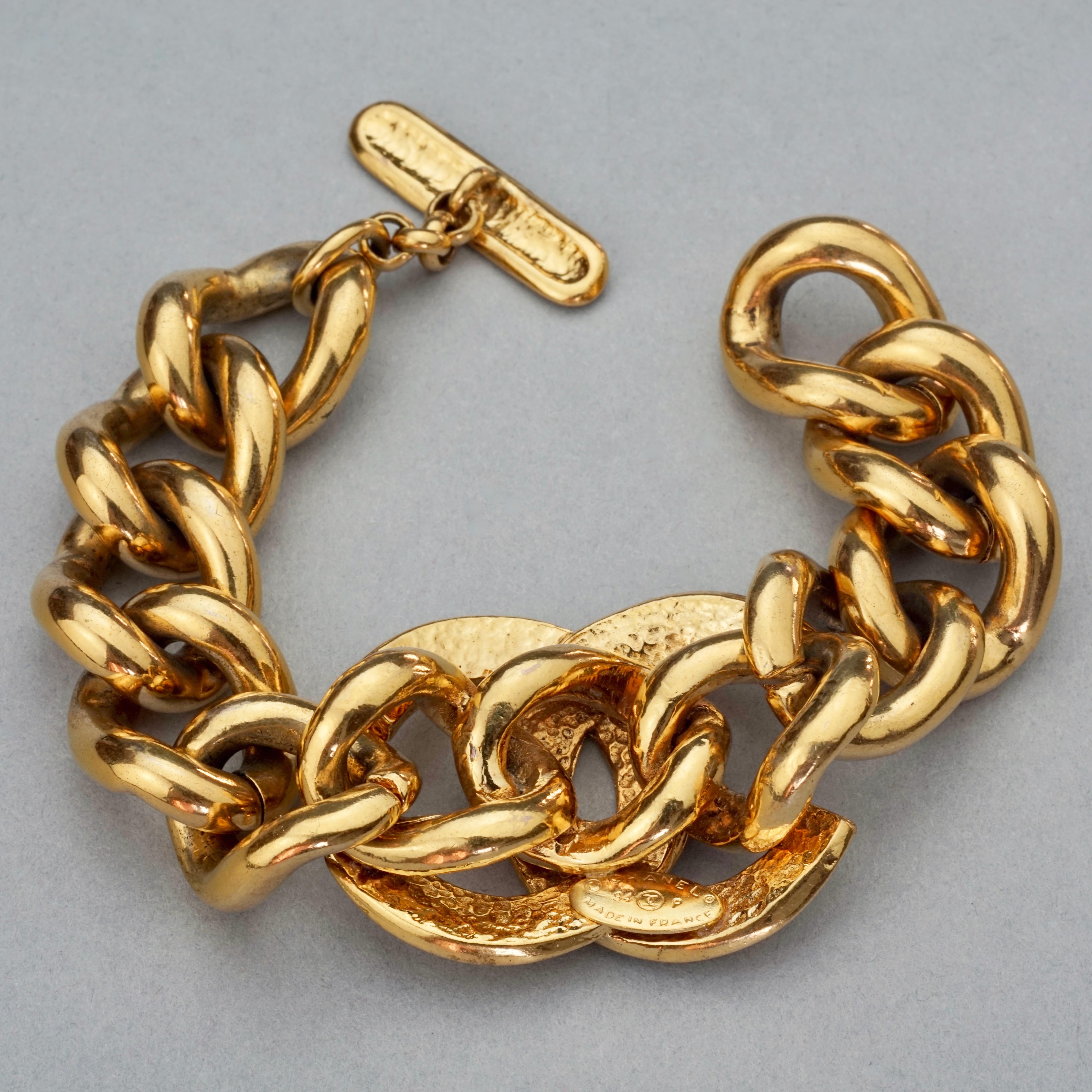 Vintage Iconic 1994 CHANEL CC Logo Chain Bracelet For Sale at 1stDibs