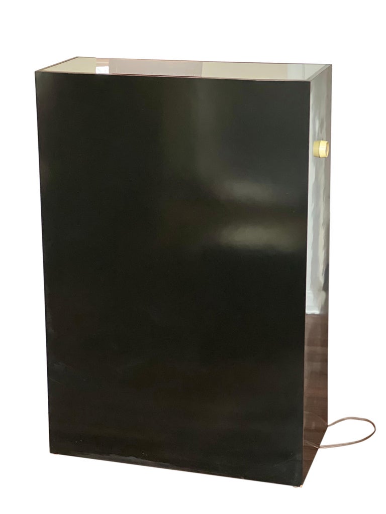 Vintage Illuminated Black Lacquer Display Pedestal For Sale at 1stDibs