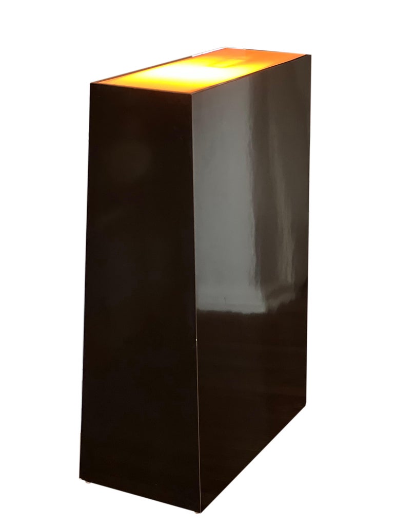 Vintage Illuminated Black Lacquer Display Pedestal For Sale at 1stDibs