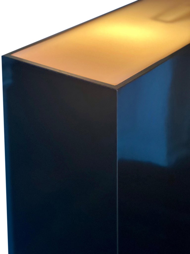 Vintage Illuminated Black Lacquer Display Pedestal For Sale at 1stDibs
