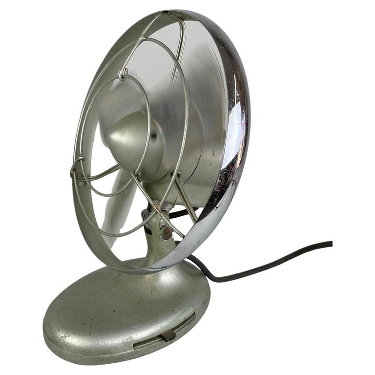 Vintage Industrial Metal Table Fan, 1950's For Sale at 1stDibs