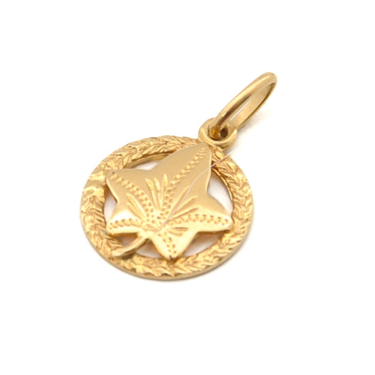 Italian Maple Leaf Wreath 18K Gold Charm Pendant For Sale at 1stDibs